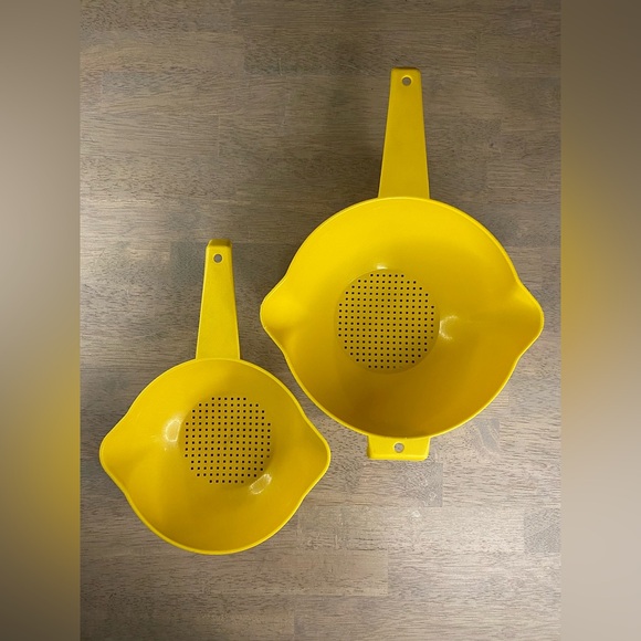 Tupperware | Kitchen | Vintage Tupperware Yellow Colanders Strainers 2 ...